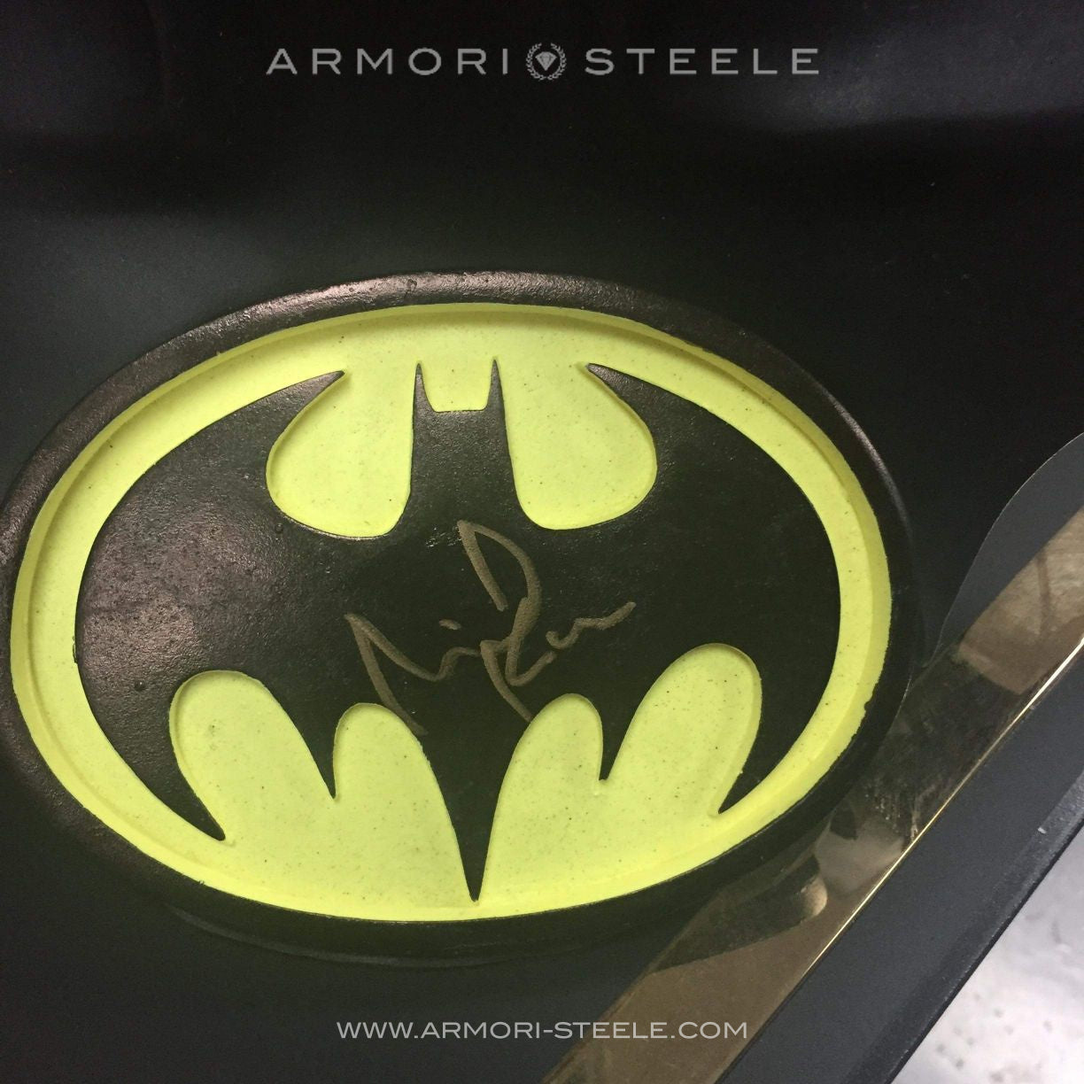BATMAN COWL SIGNED MICHAEL KEATON AUTOGRAPHED PREMIUM LIMITED AS EDITI ...